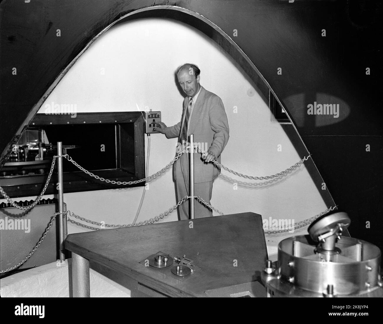 Harestua 19540531 The solar observatory at Harestua is put into ...