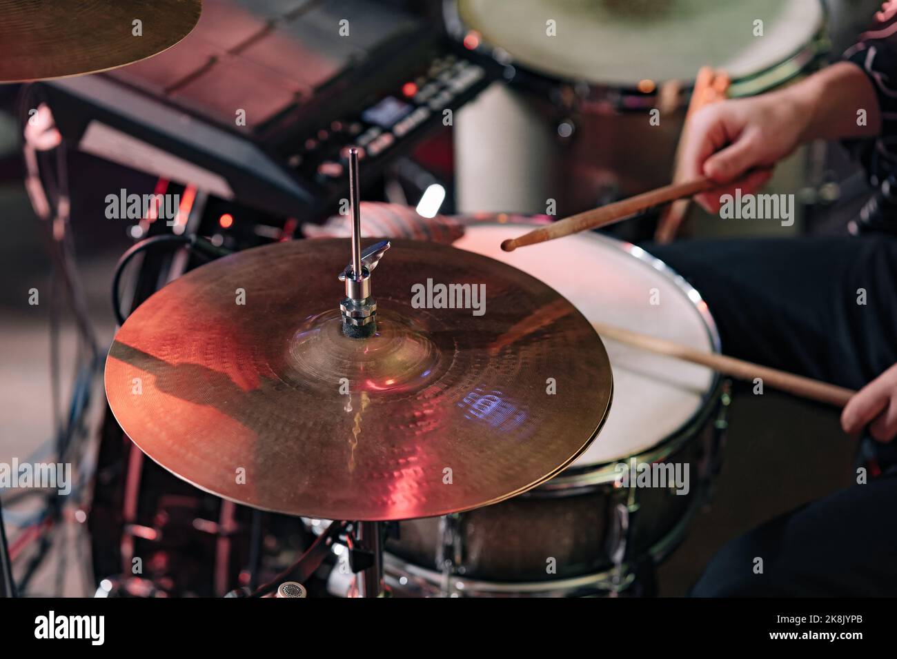 Drum plates hi-res stock photography and images - Alamy