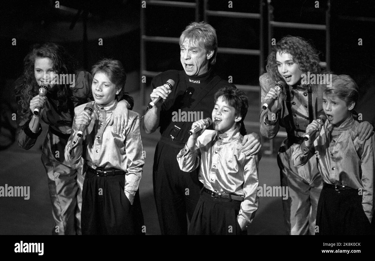 Oslo 19880327 Jahn Teigen came in 2nd place with the song "Glasnost" in ...