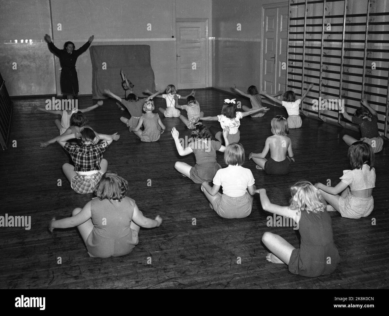 Oslo 19470111 A day at Bjølsen school. Nationwide drawing competition ...