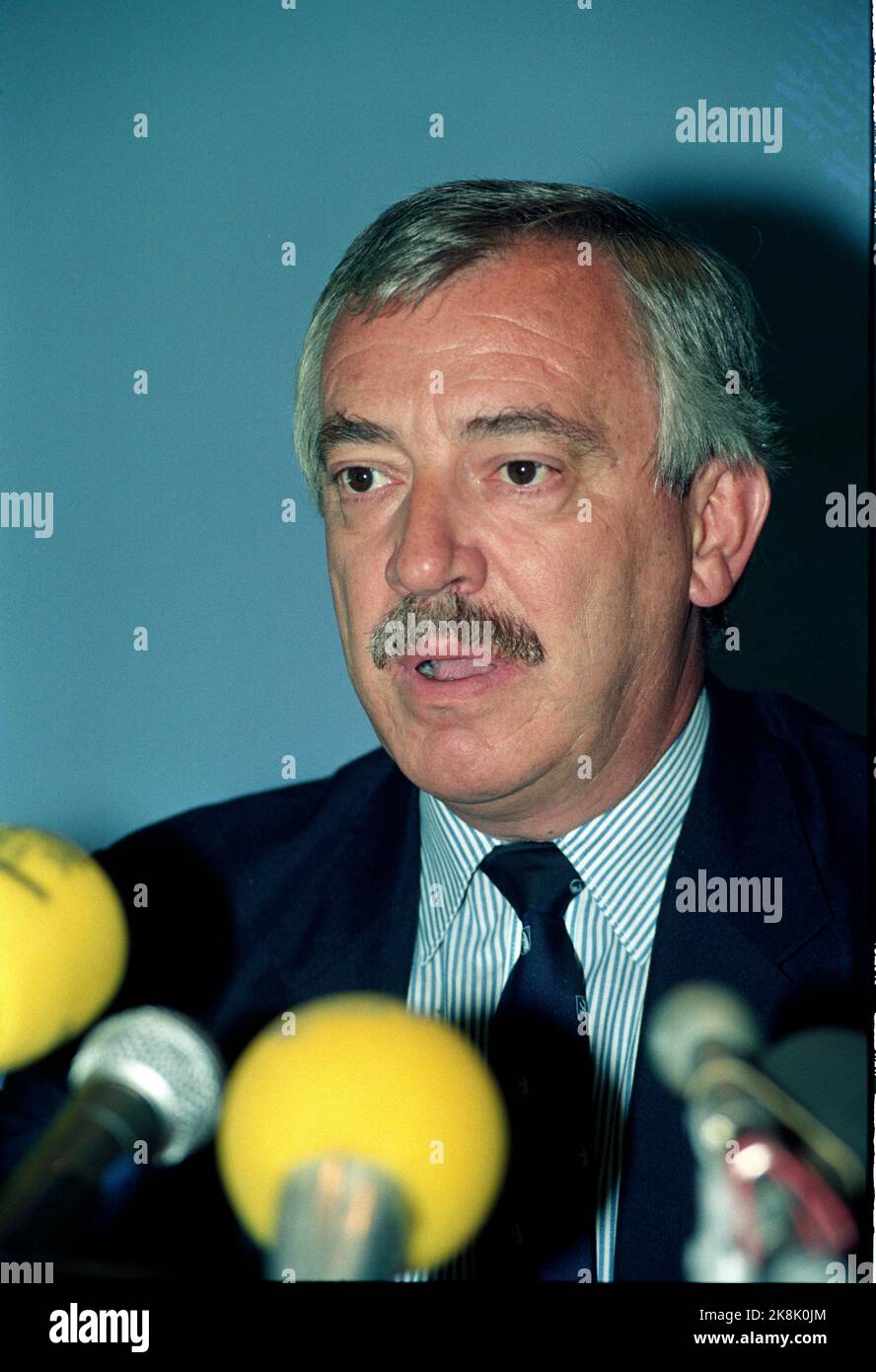 Uffe ellemann jensen hi-res stock photography and images - Alamy
