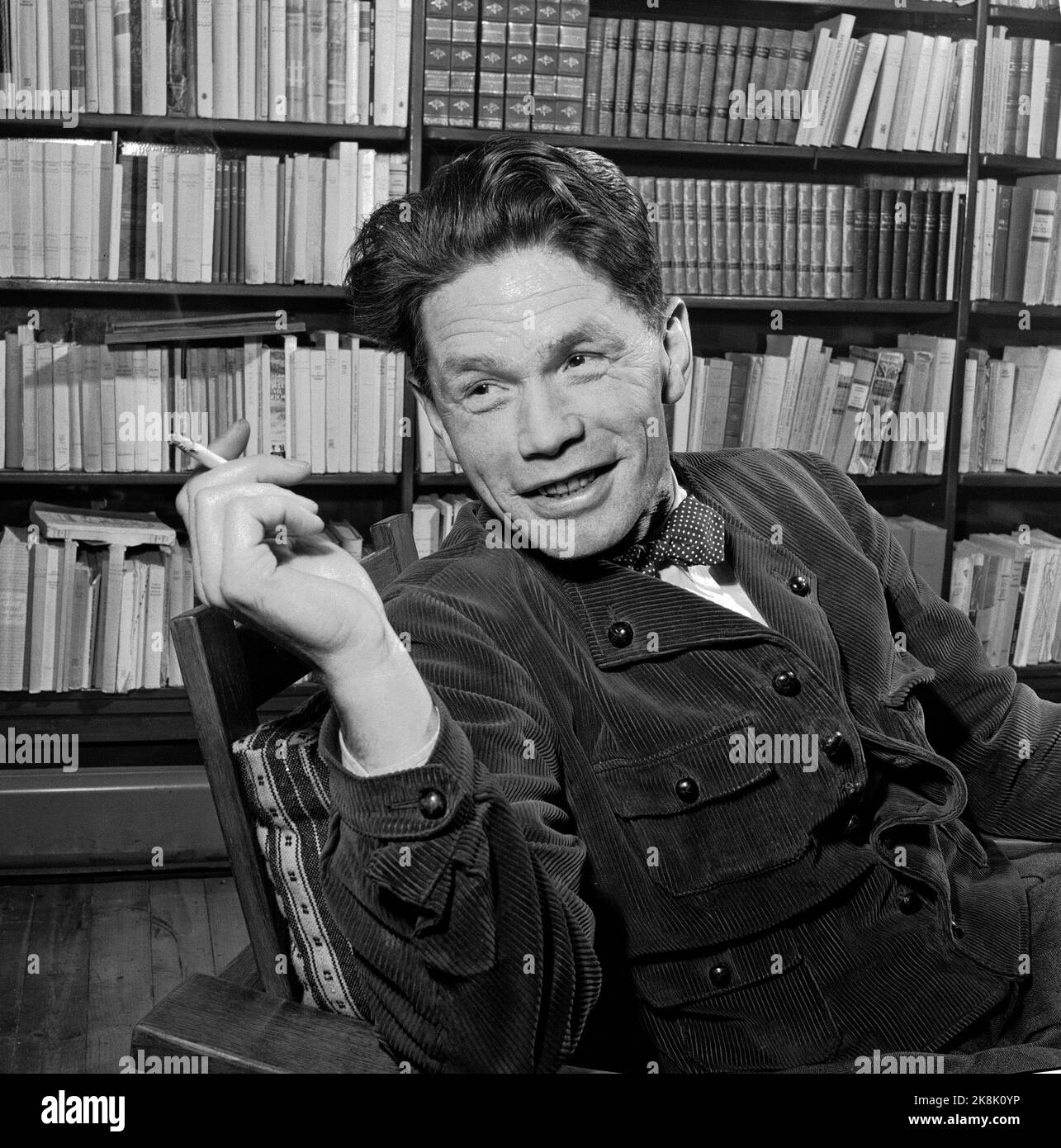 Oslo 19550212 - at the home of author and film reviewer Sigurd Evensmo ...