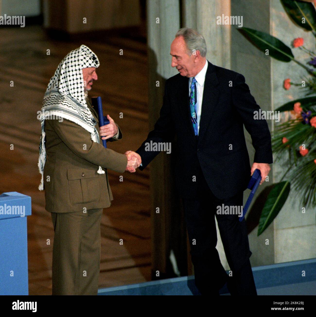 Erik johansen ntb awards handshake hi-res stock photography and images ...