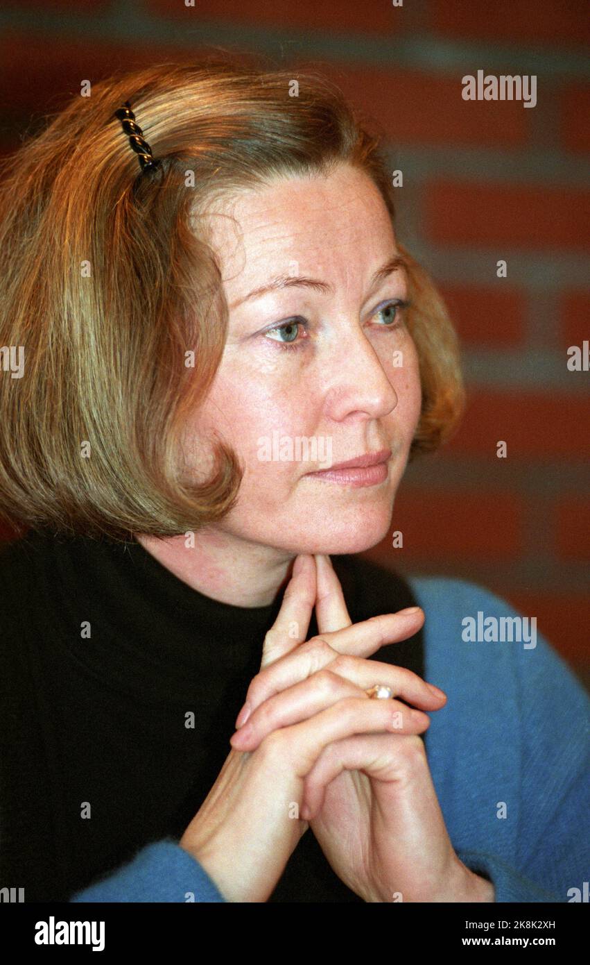 Ntb ntb hands alone portrait hi-res stock photography and images - Alamy