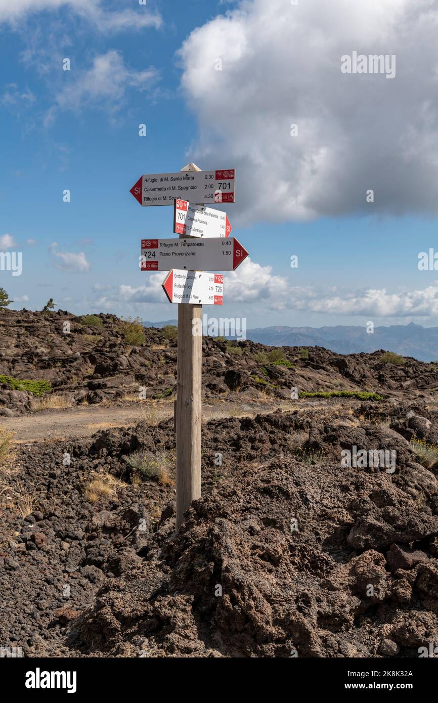 A long-distance footpath sign on the trail to the Grotta dei Lamponi ...
