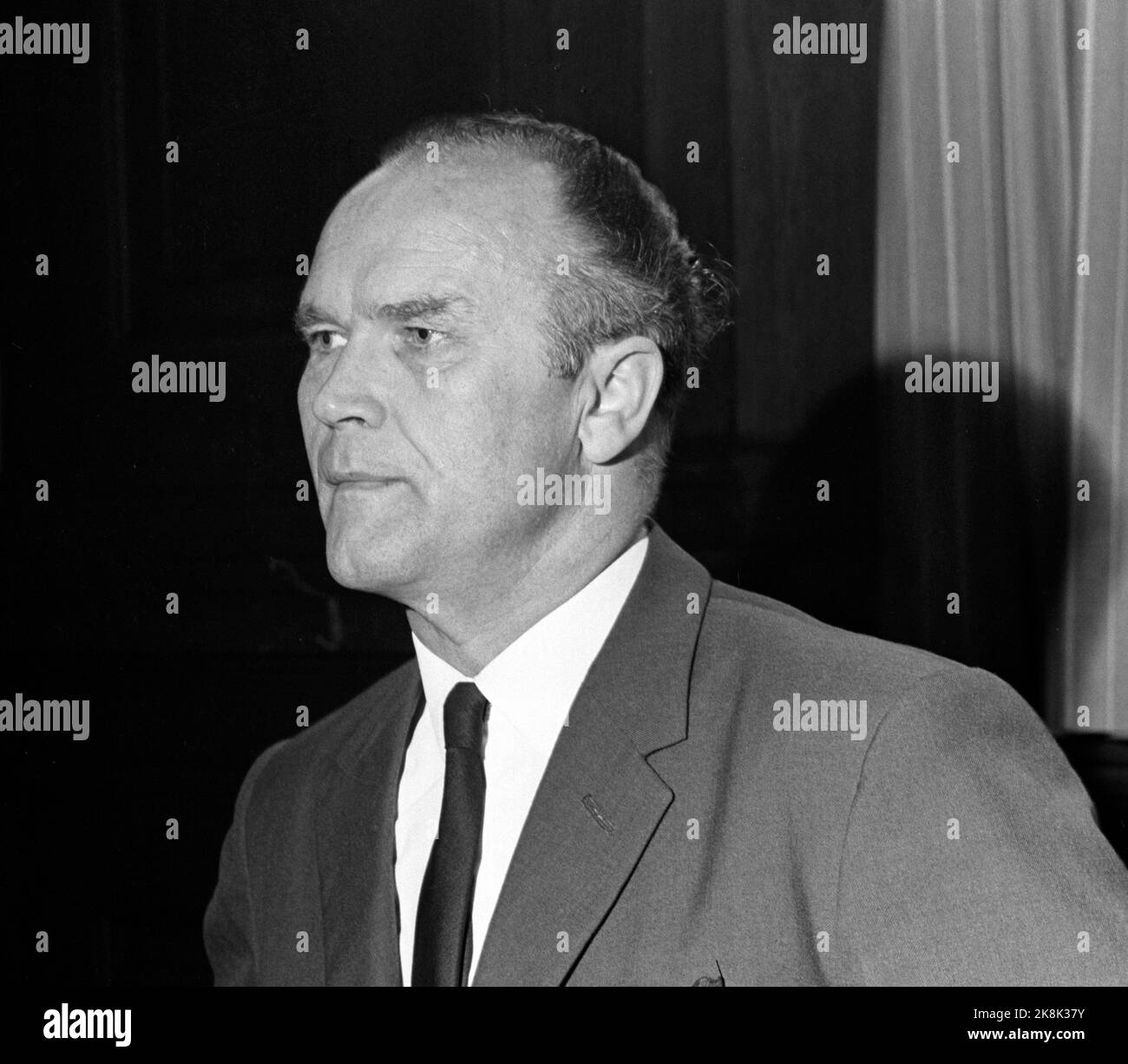 Misunderstanding civil Black and White Stock Photos & Images - Alamy