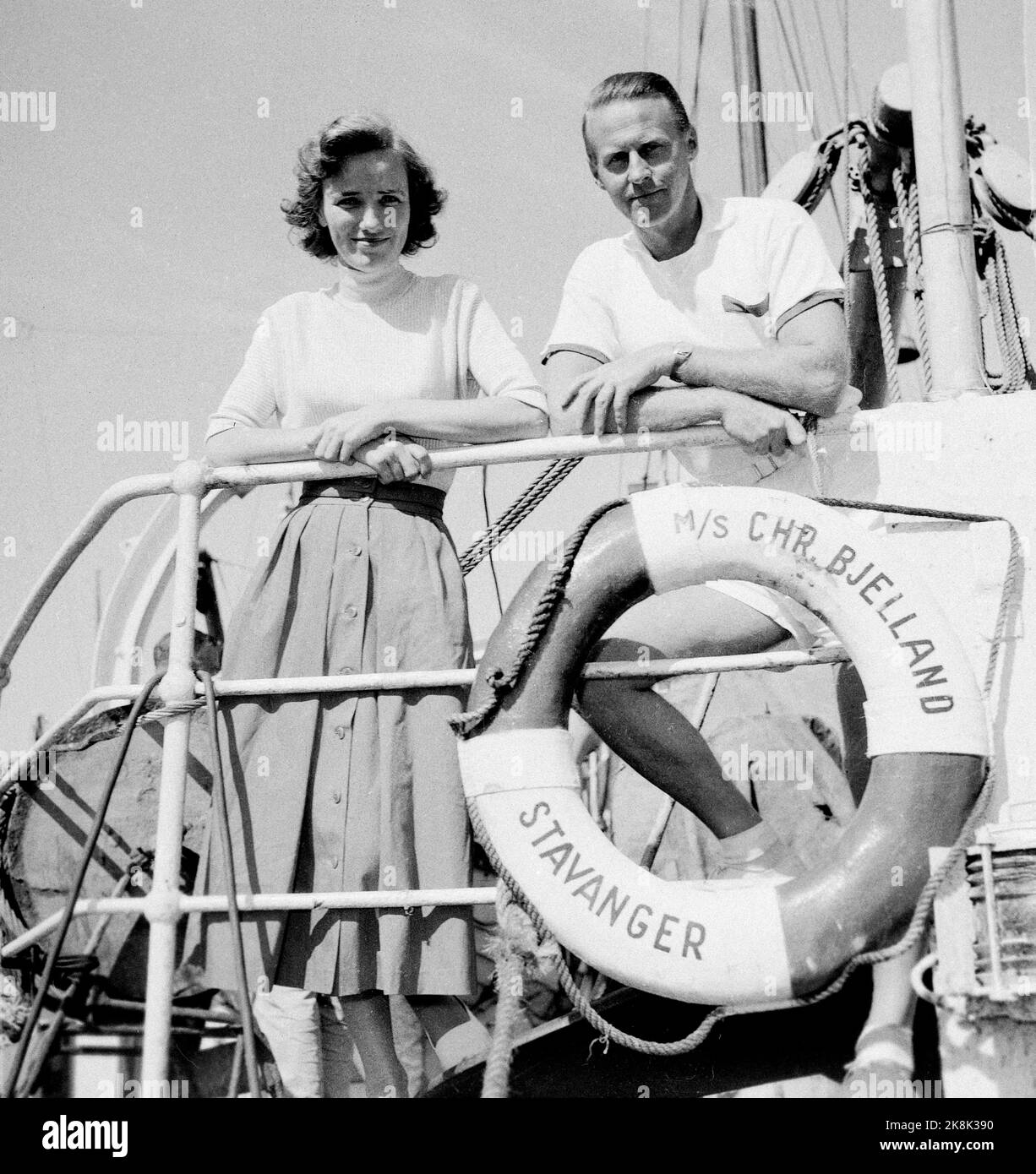 Ntb archive expeditions rescue boats portrait families hi-res stock ...