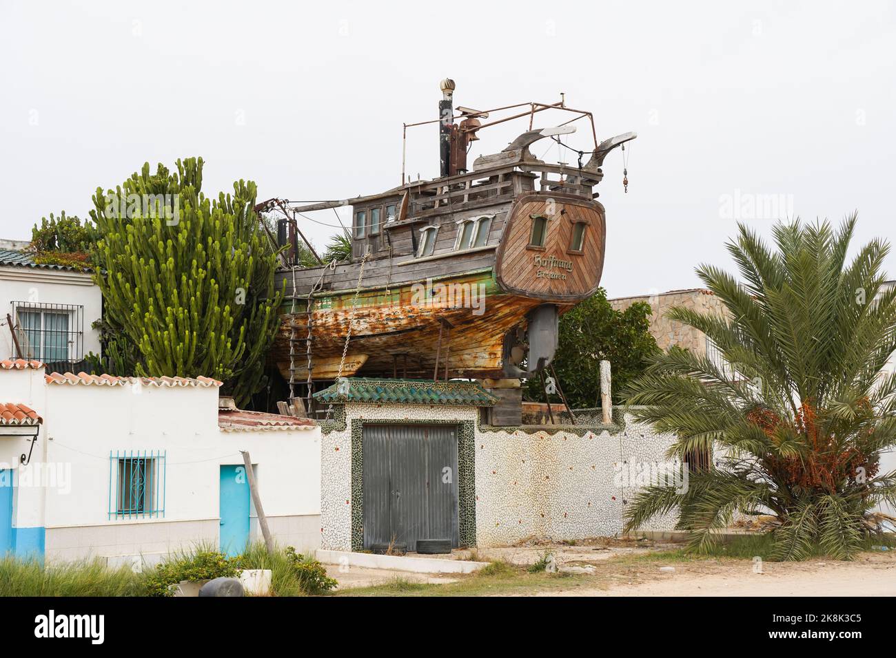 Old ship as house hi-res stock photography and images - Alamy