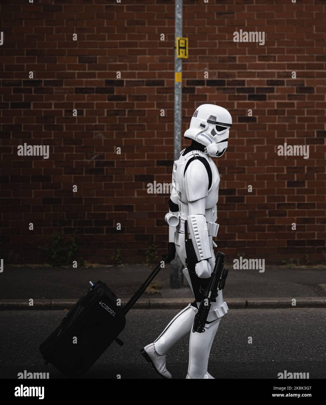Stormtrooper wallpaper hi-res stock photography and images - Alamy