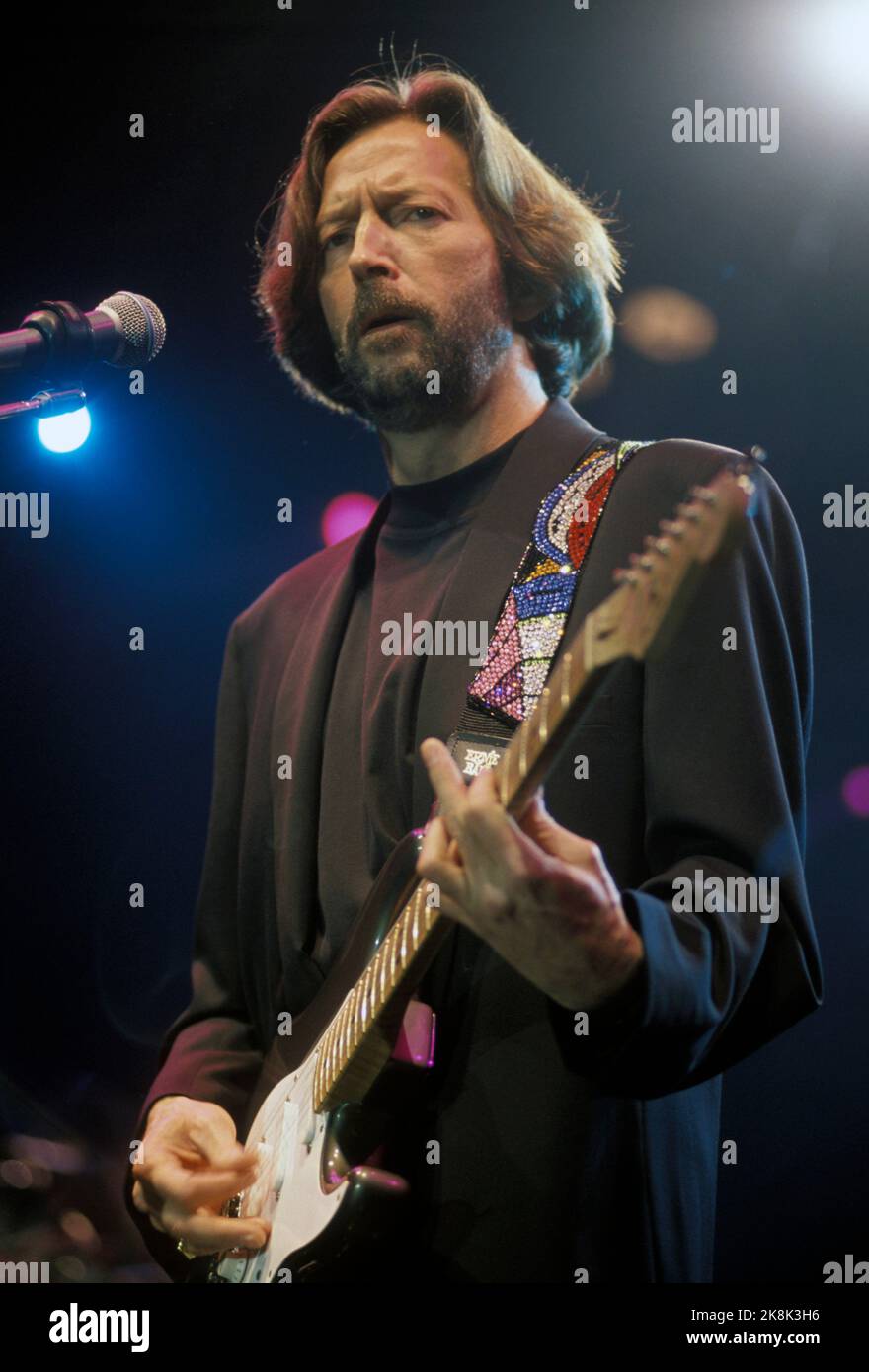 1990 guitarist eric clapton in skedsmohallen photo hi-res stock ...