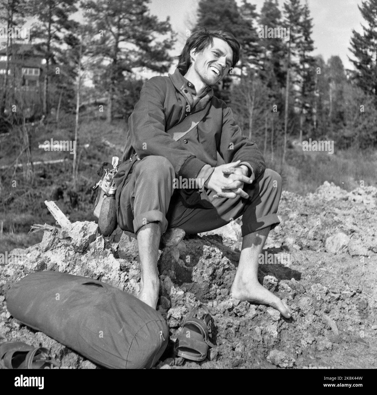 Seated human figure hi-res stock photography and images - Alamy