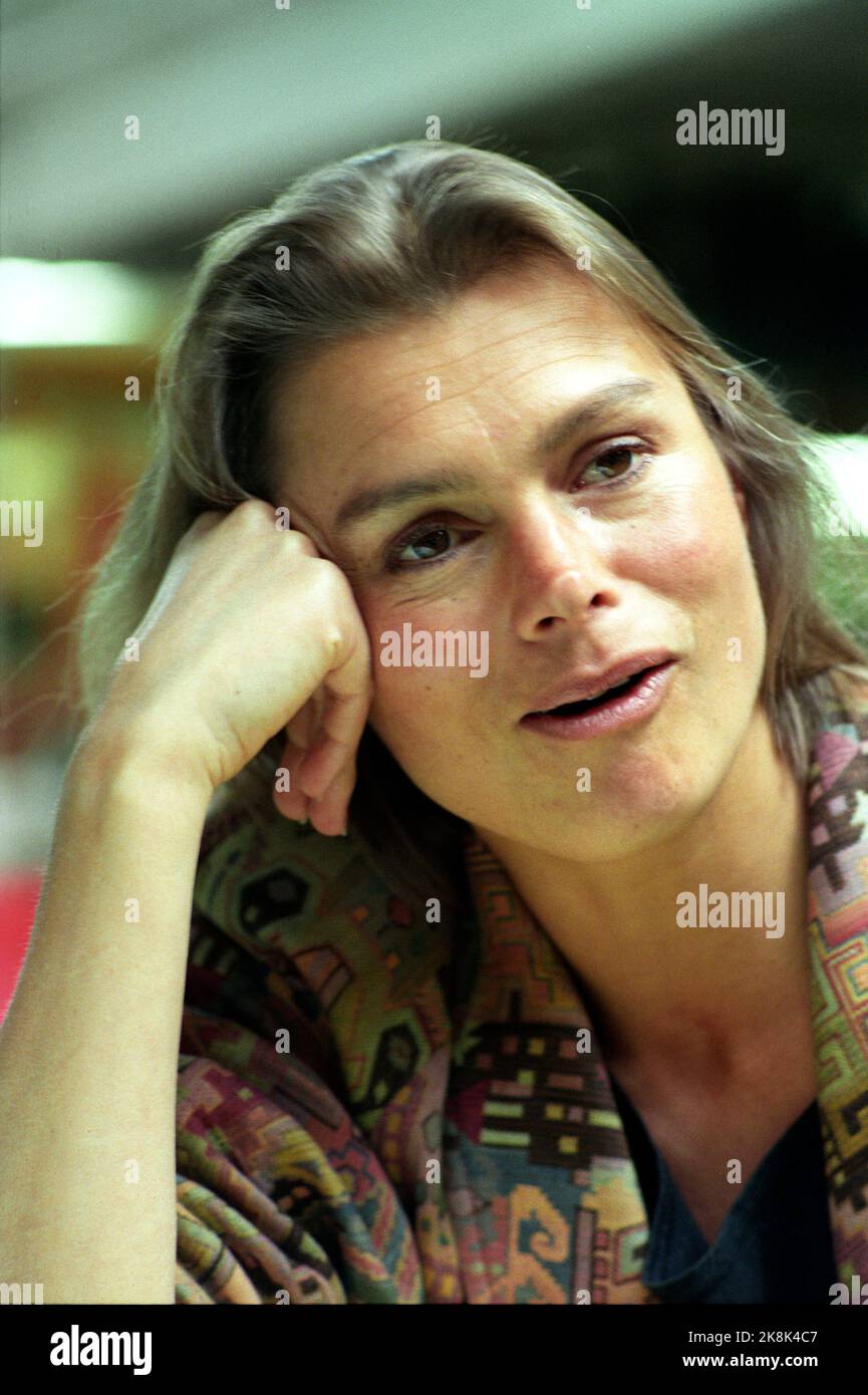Oslo 1992 actor june dahr interview situation photo hi-res stock ...
