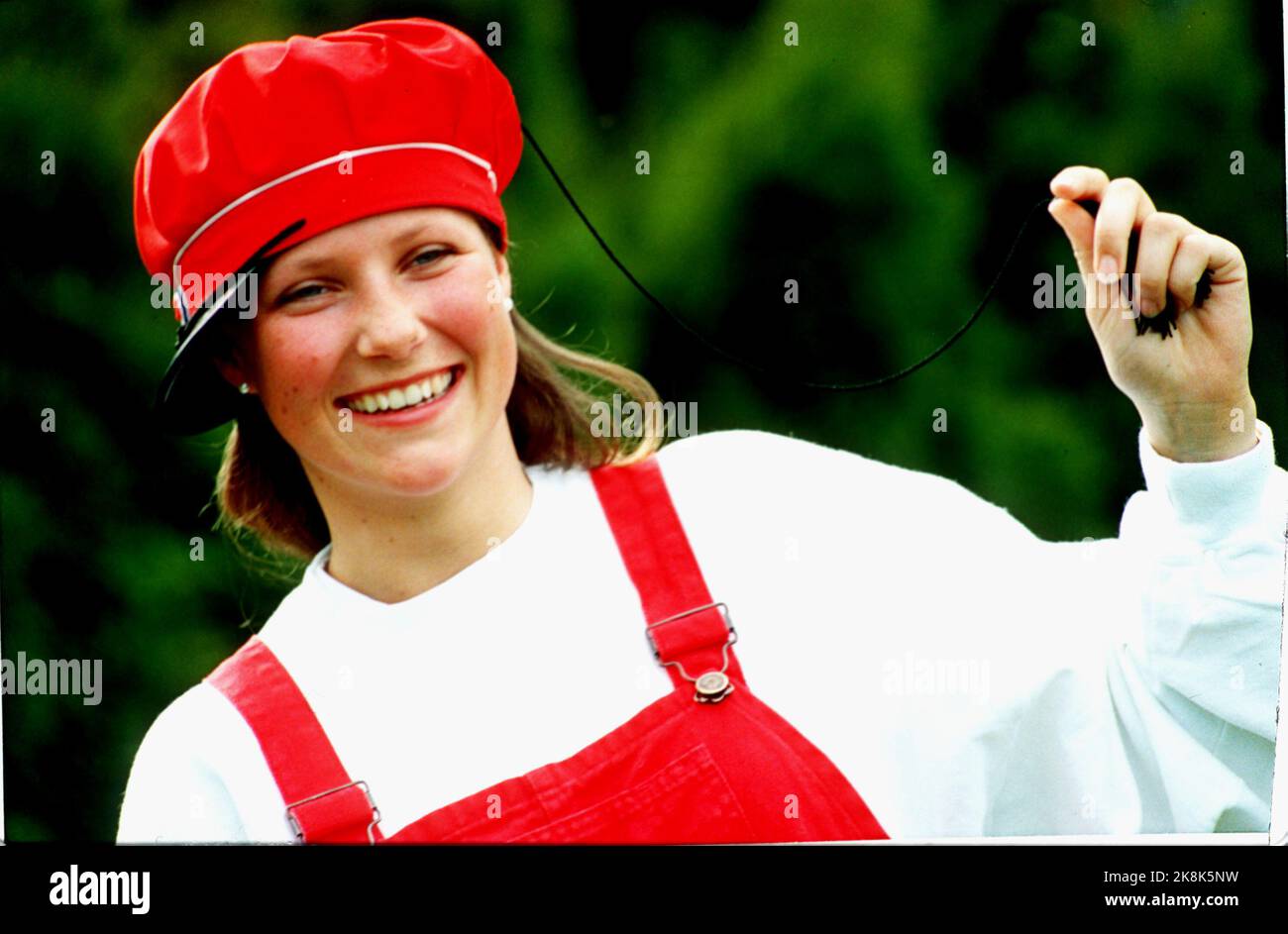 199005: Princess Märtha Louise - smiling with flowers in the flag's ...