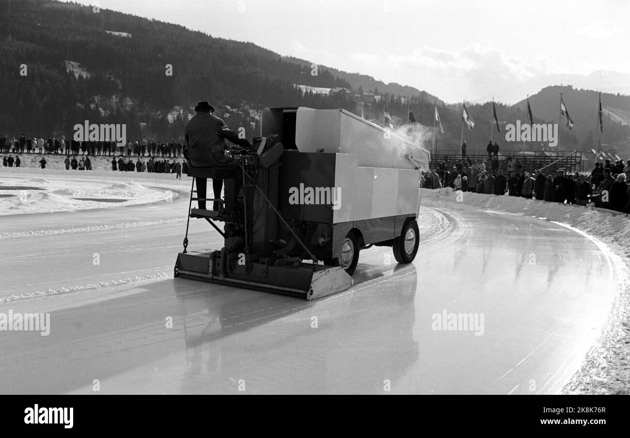 Skate preparation of lanes hi-res stock photography and images - Alamy
