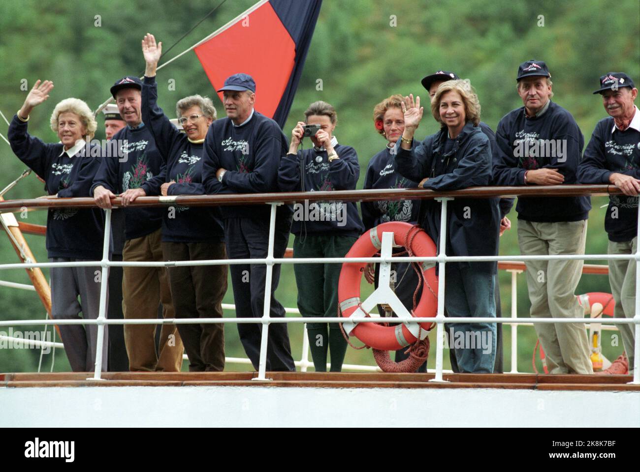 Royal aboard the royal ship waves to attendance group hi-res stock ...