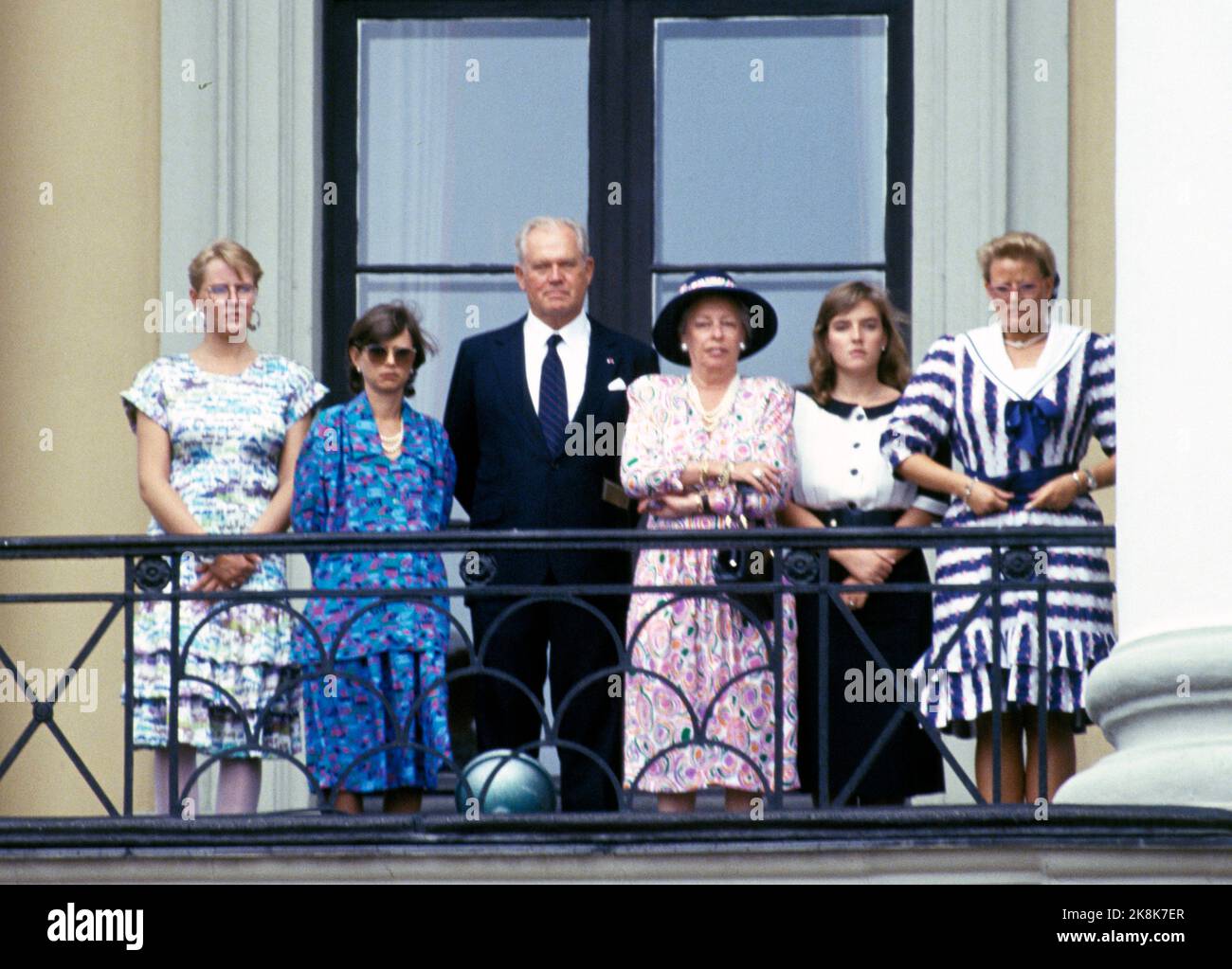 Oslo 19880702. King Olav's 85th birthday. King Olav with his family out ...