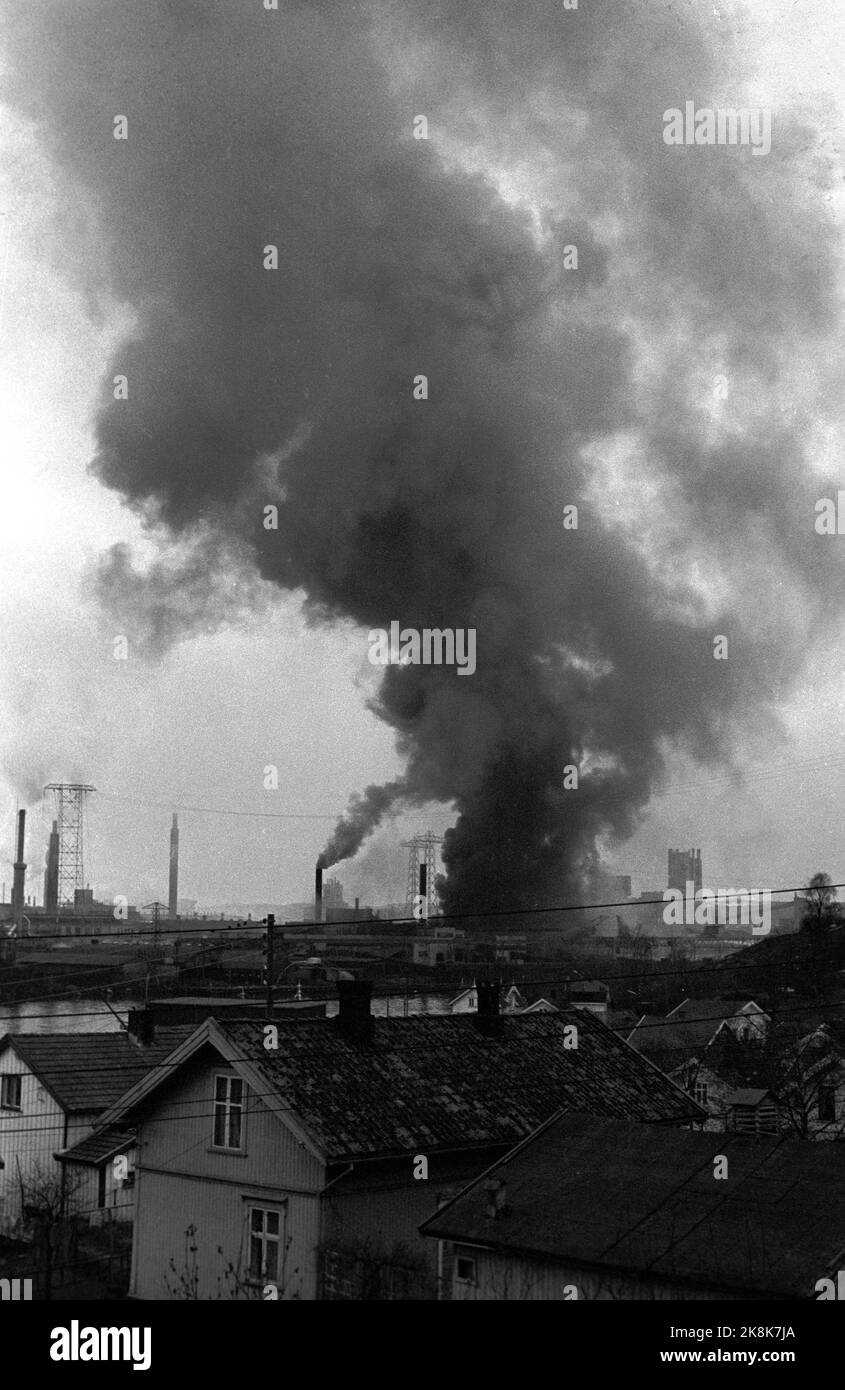 Ntb ntb smoke development fires industrial fires hi-res stock ...