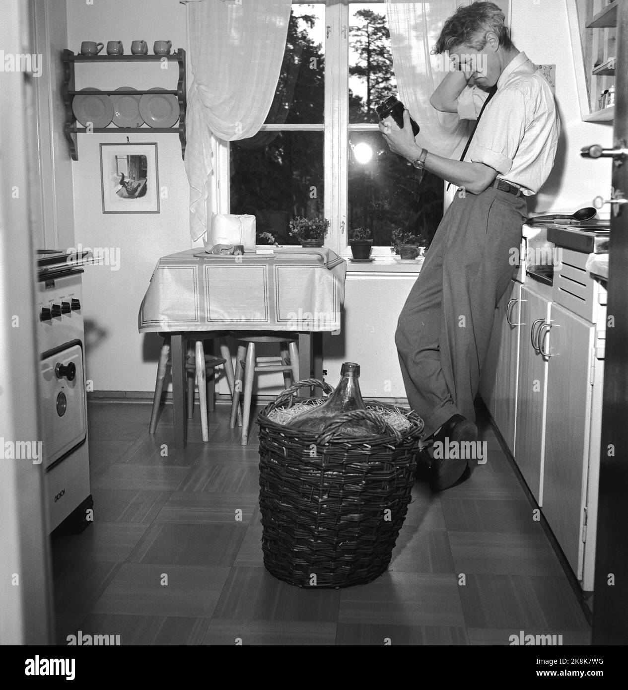 19551001 - Private wineing has become the new folk hobby. On a visit to ...