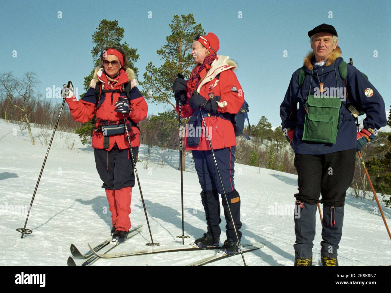 March 1993. The queens Sonja and Margrethe on skiing in Northern Norway ...