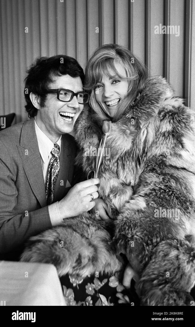 100 kr Black and White Stock Photos & Images - Alamy