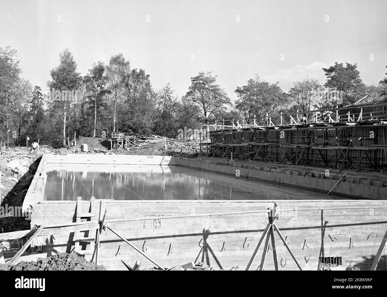 Oslo 19541013 Outdoor Bath in Gjellerparken / Frognerbadet under ...
