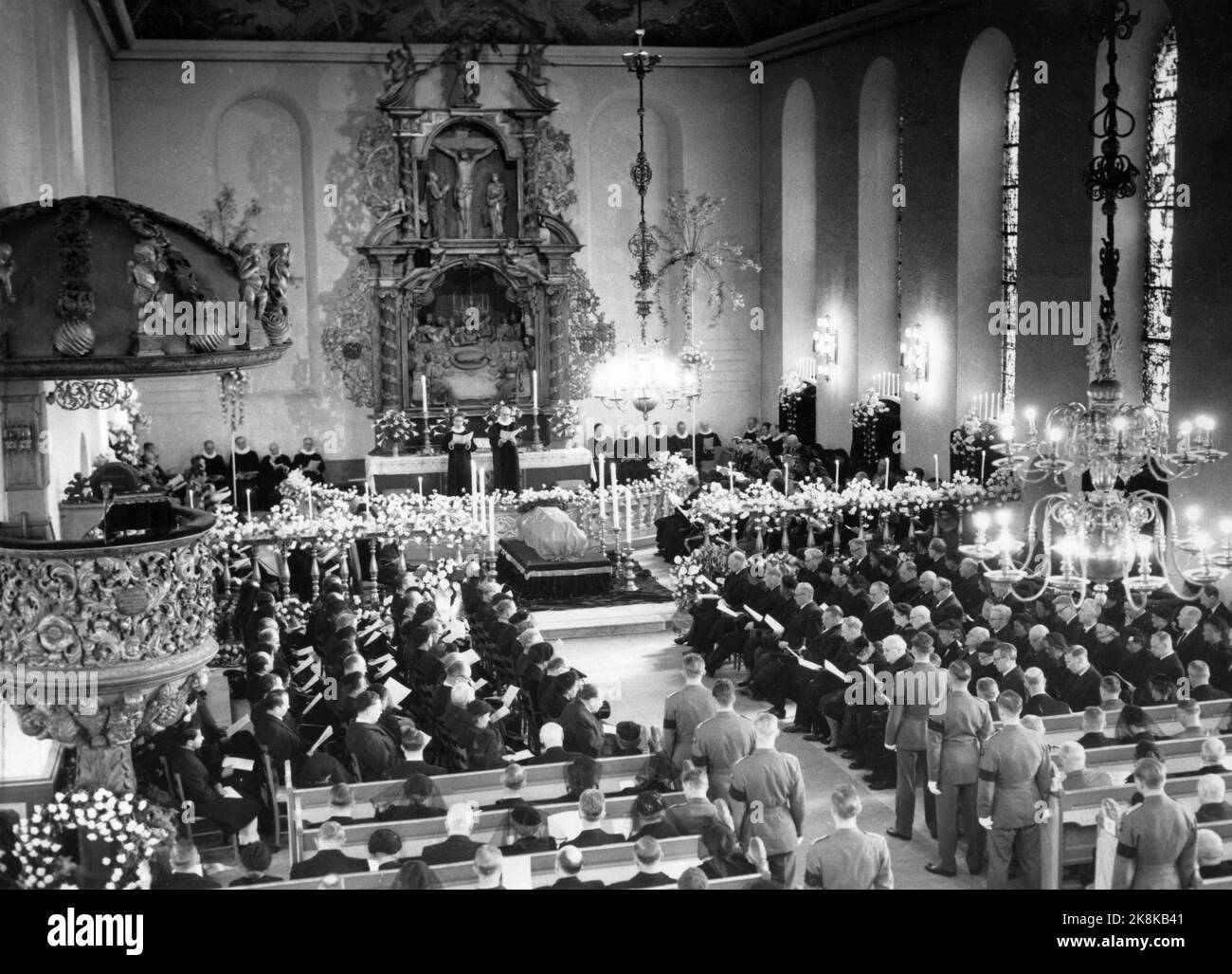 Oslo 1954-04-21 Crown Princess Märtha's funeral. From the service in ...
