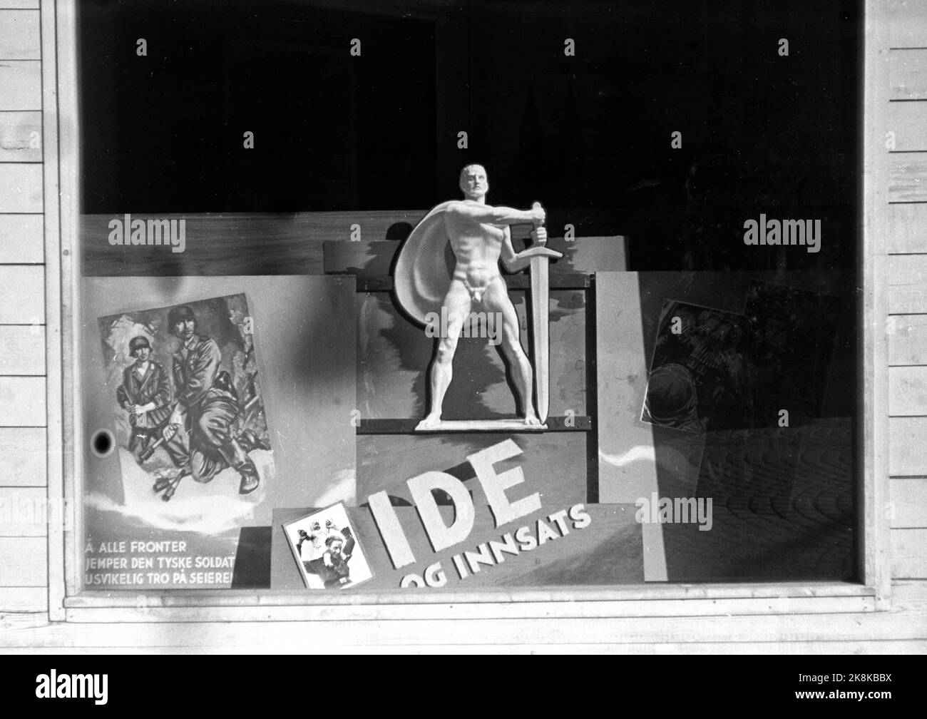 WW2 Oslo 19440804 German Statsban's information office. Window ...