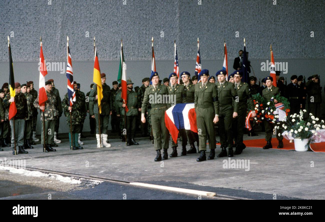 Henrik laurvik ntb sorrow memorial markings the defense flag hi-res ... Henrik laurvik ntb sorrow memorial markings the defense flag hi-res ...