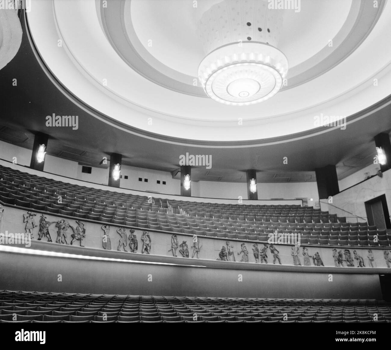 Oslo, 19521121. Preparations for the opening of the Folketeateret. The ...