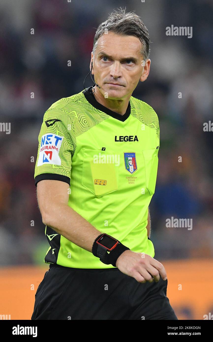 The referee irrati hi-res stock photography and images - Alamy