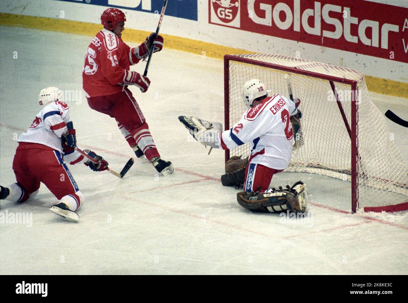 Jorn h moen ntb ntb action keepers ice hockey hi-res stock photography ...