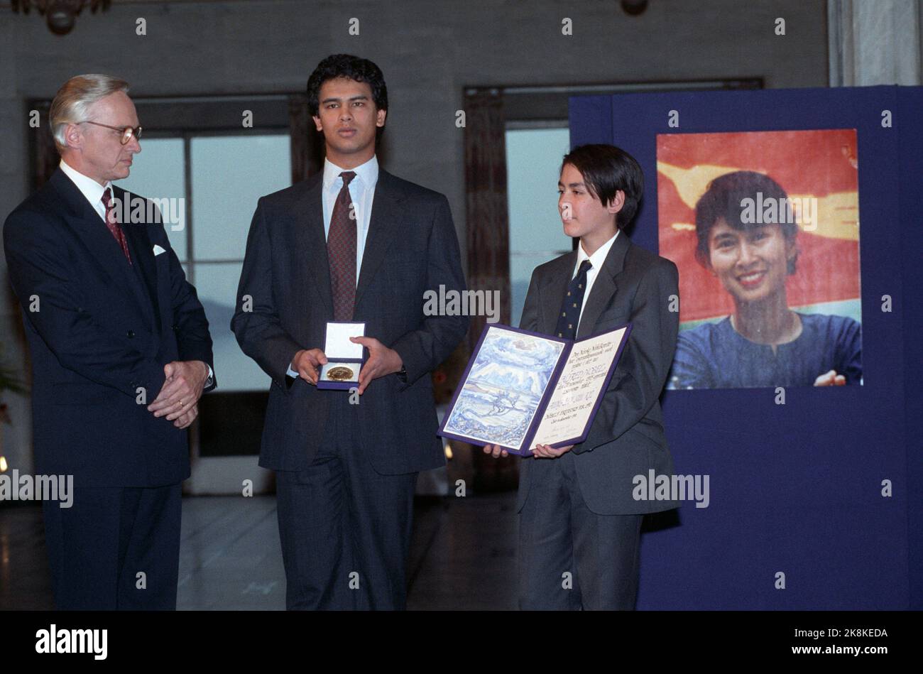 Husband michael aris and sons kim and alexander aris picture hi-res ...