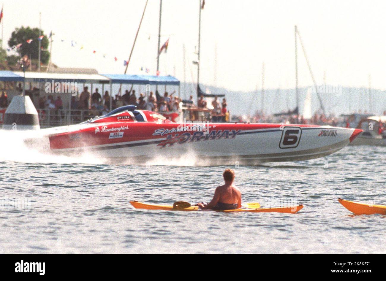 Oslo 19970803: Oslo Gold Cup. - Hundreds of people gathered on land ...