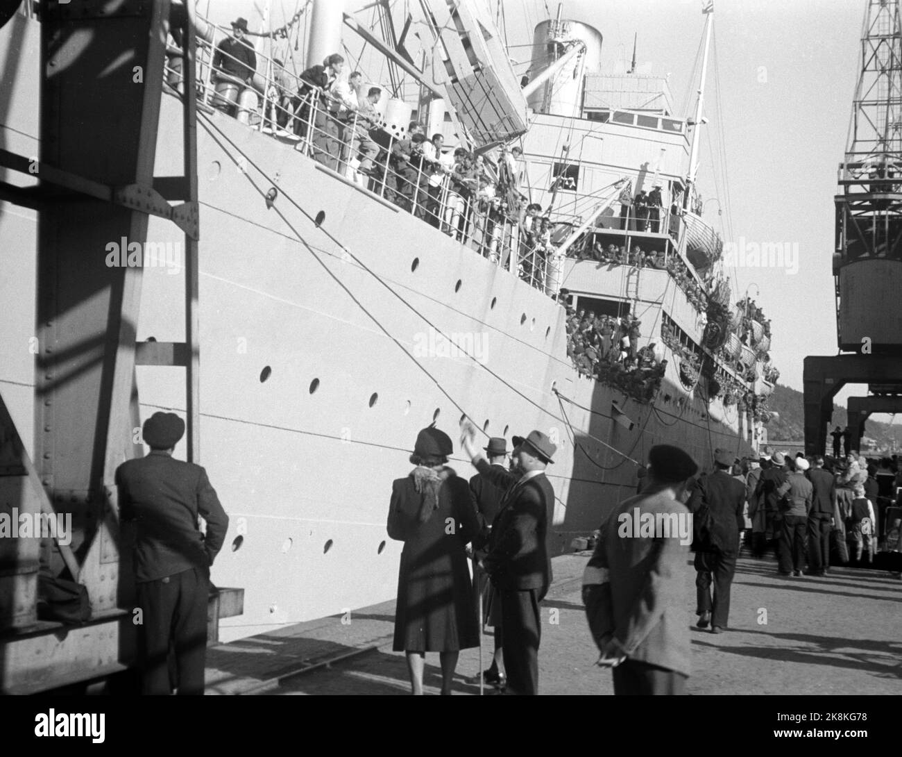 Oslo 19450601 Peace Days 1945. Bergensfjord arrives in Oslo with ...
