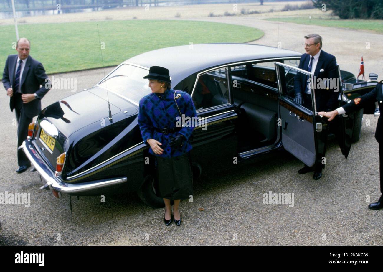 London, England November 29, 1985. The Crown Prince couple visits Norsk ...