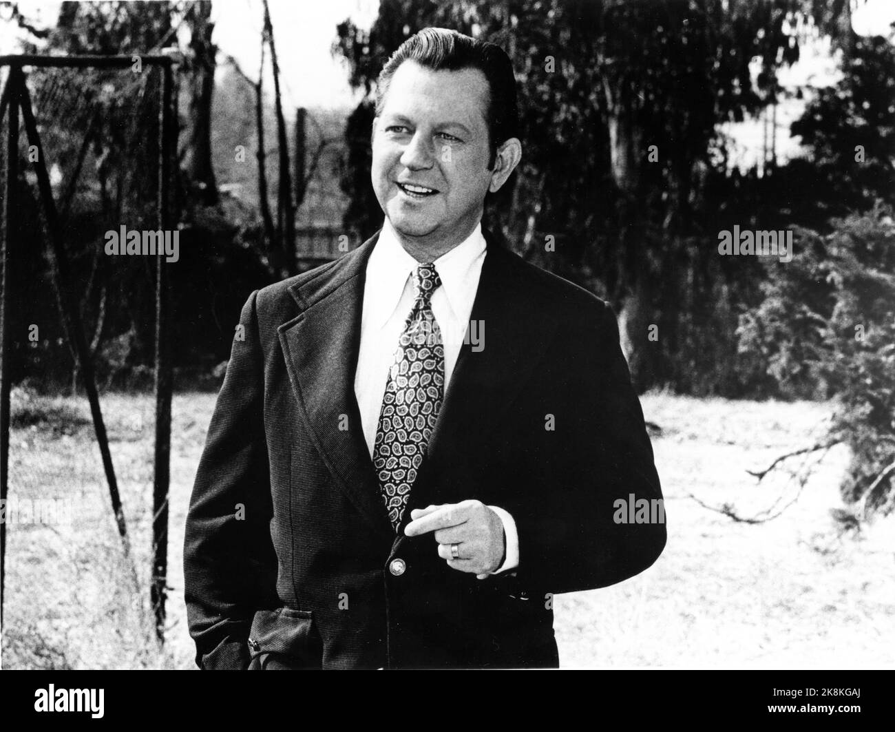 DONALD O'CONNOR Co-Host / Narrator on the MGM Studios Lot in THAT'S ...
