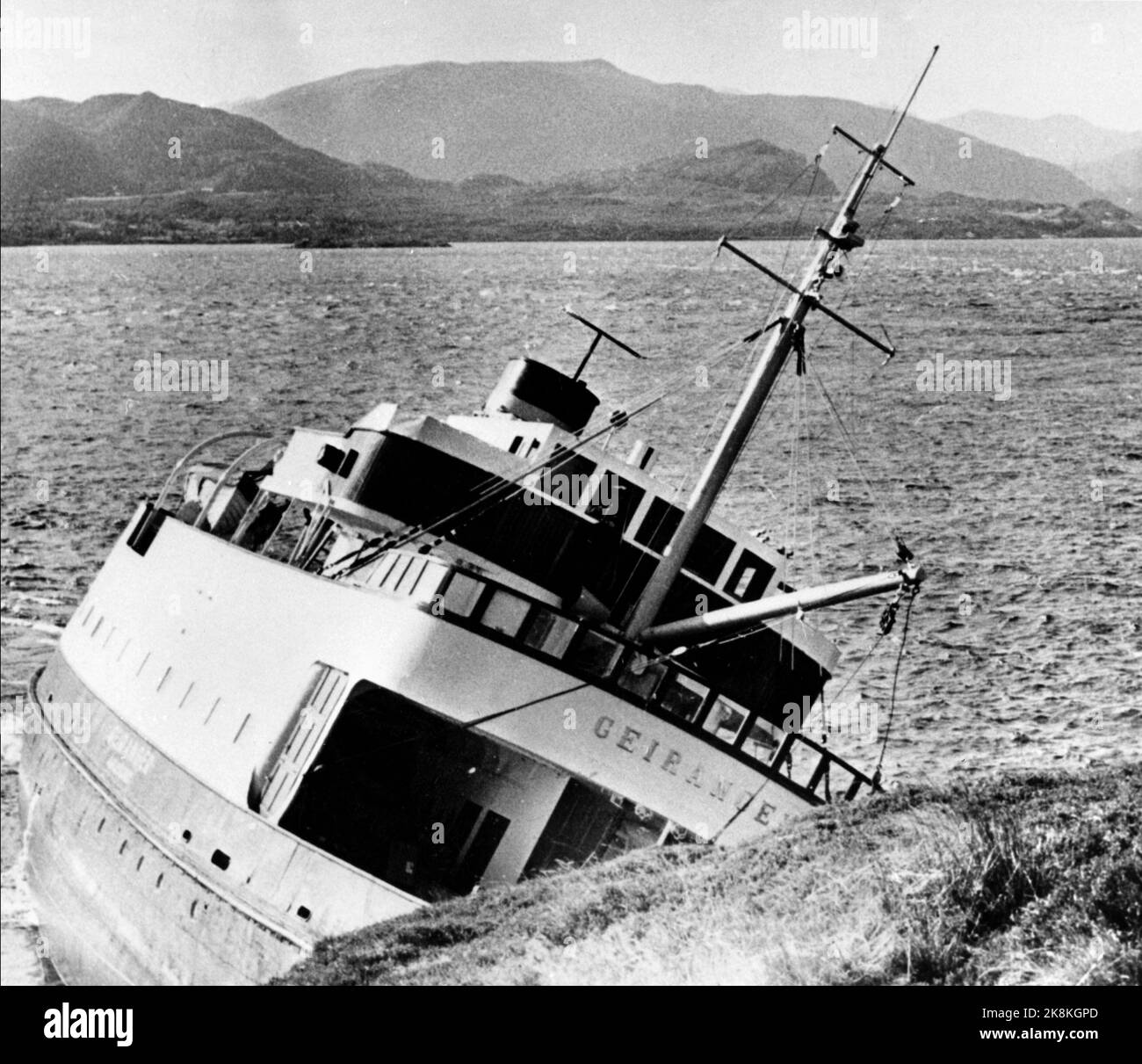 Vevang, Nordmøre 19660819 The car ferry Geiranger went on the ground ...