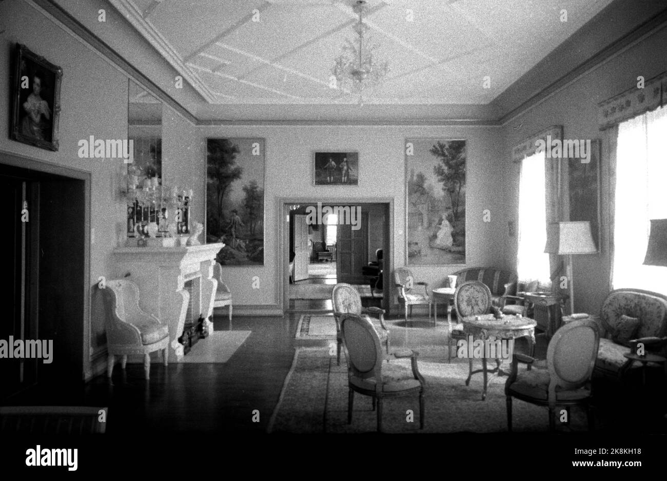 Oslo, Huk on Bygdøy 19450515 Interiors from Vidkun Quisling's residence ...