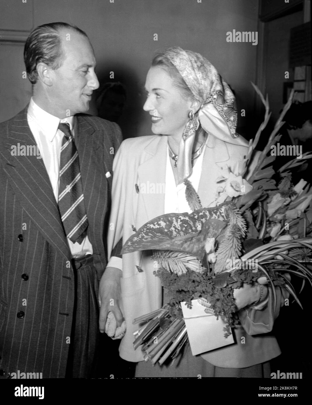 Oslo 19480812 Film actor Greta Gynt (formerly Margrethe Woxholt) visits ...