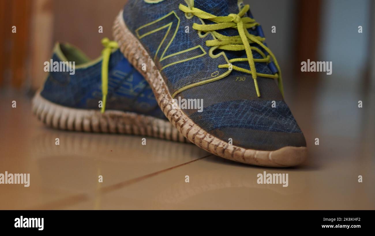 Man running on mud hi-res stock photography and images - Alamy