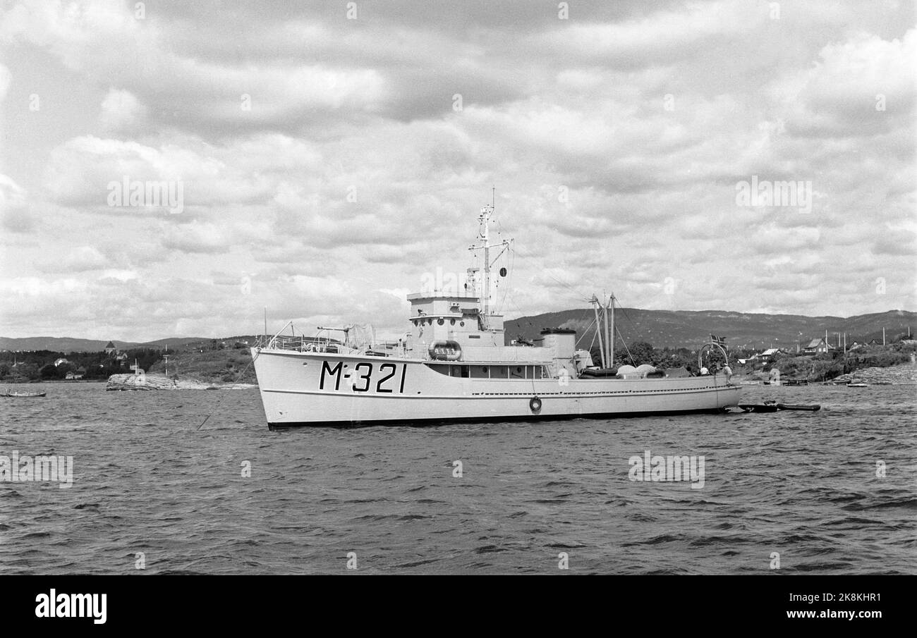 Ntb ntb military vessels mining navy hi-res stock photography and ...
