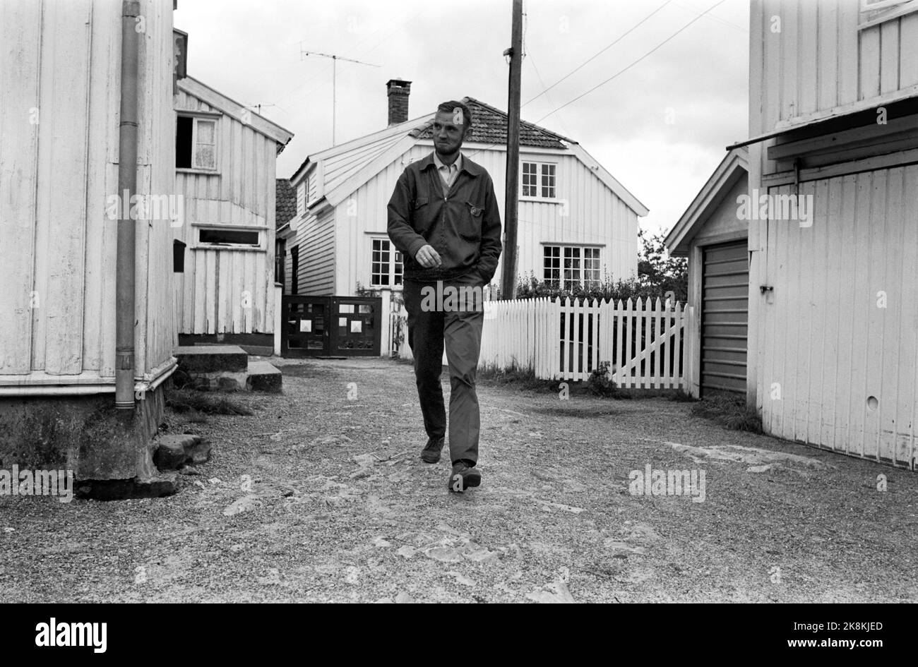 Grimstad October 1968 Author, cartoonist and Kåsør Odd Børretzen have ...