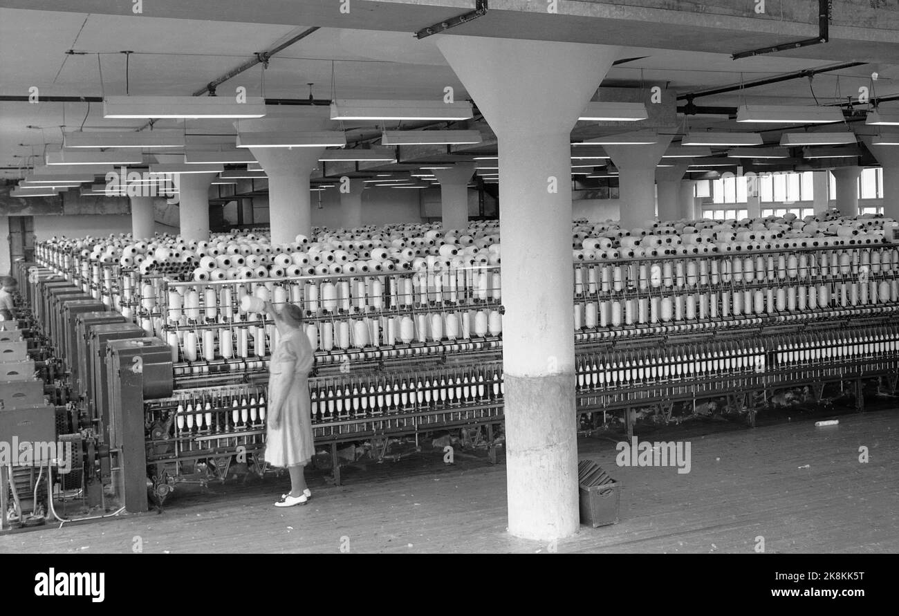 Halden 19501003 Haldens cotton spinning & Væveri. Interior from the ...