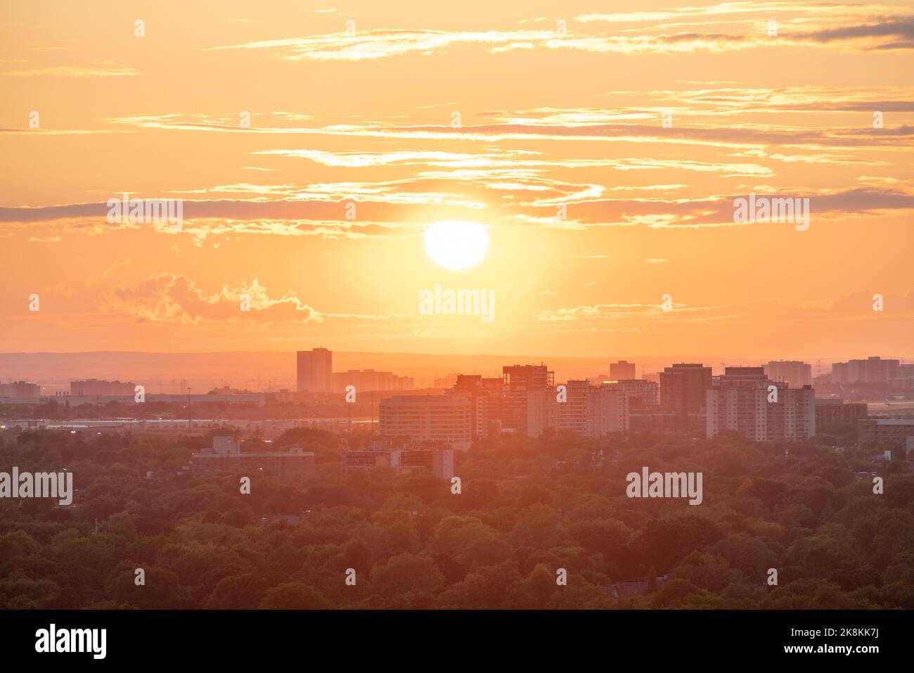 Toronto golden hour hi-res stock photography and images - Alamy