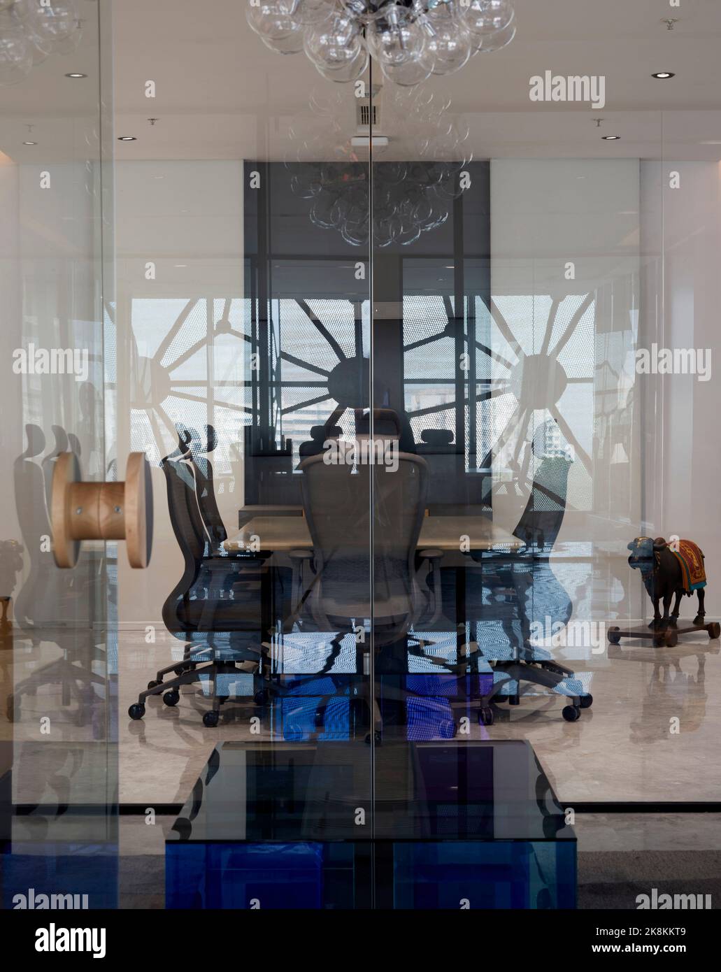 Office meeting room. RP Sajiv Goenka Group - Corporate Headquarters ...