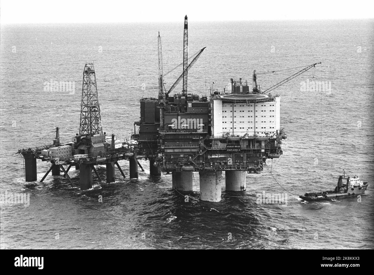 North sea oil rig Black and White Stock Photos & Images - Alamy