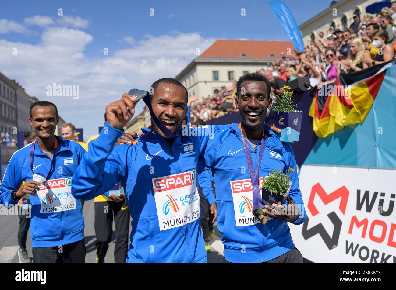 show their medals, TEFERI Maru (ISR/ 2nd place), and AYALE Gashau r ...