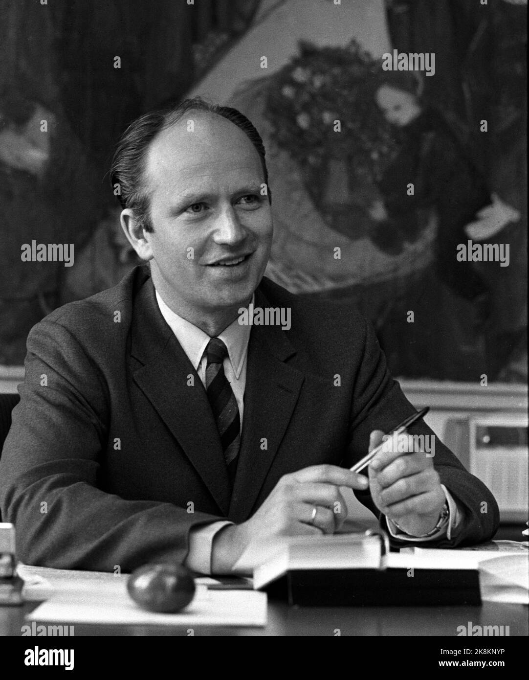 Interview situation photo hi-res stock photography and images - Alamy