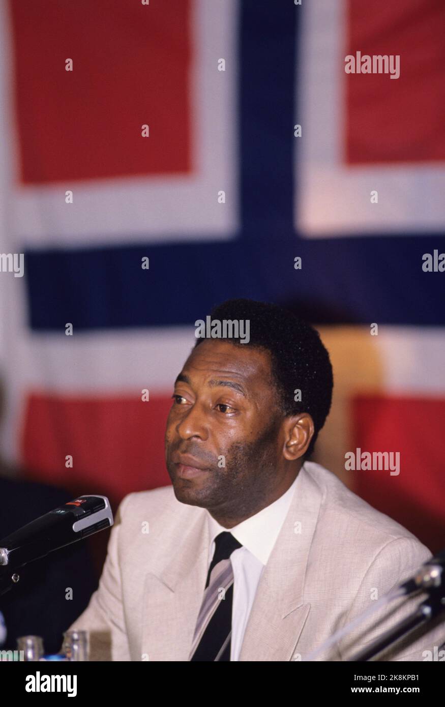Tor richardsen ntb alone portrait flag hi-res stock photography and ... Tor richardsen ntb alone portrait flag hi-res stock photography and ...