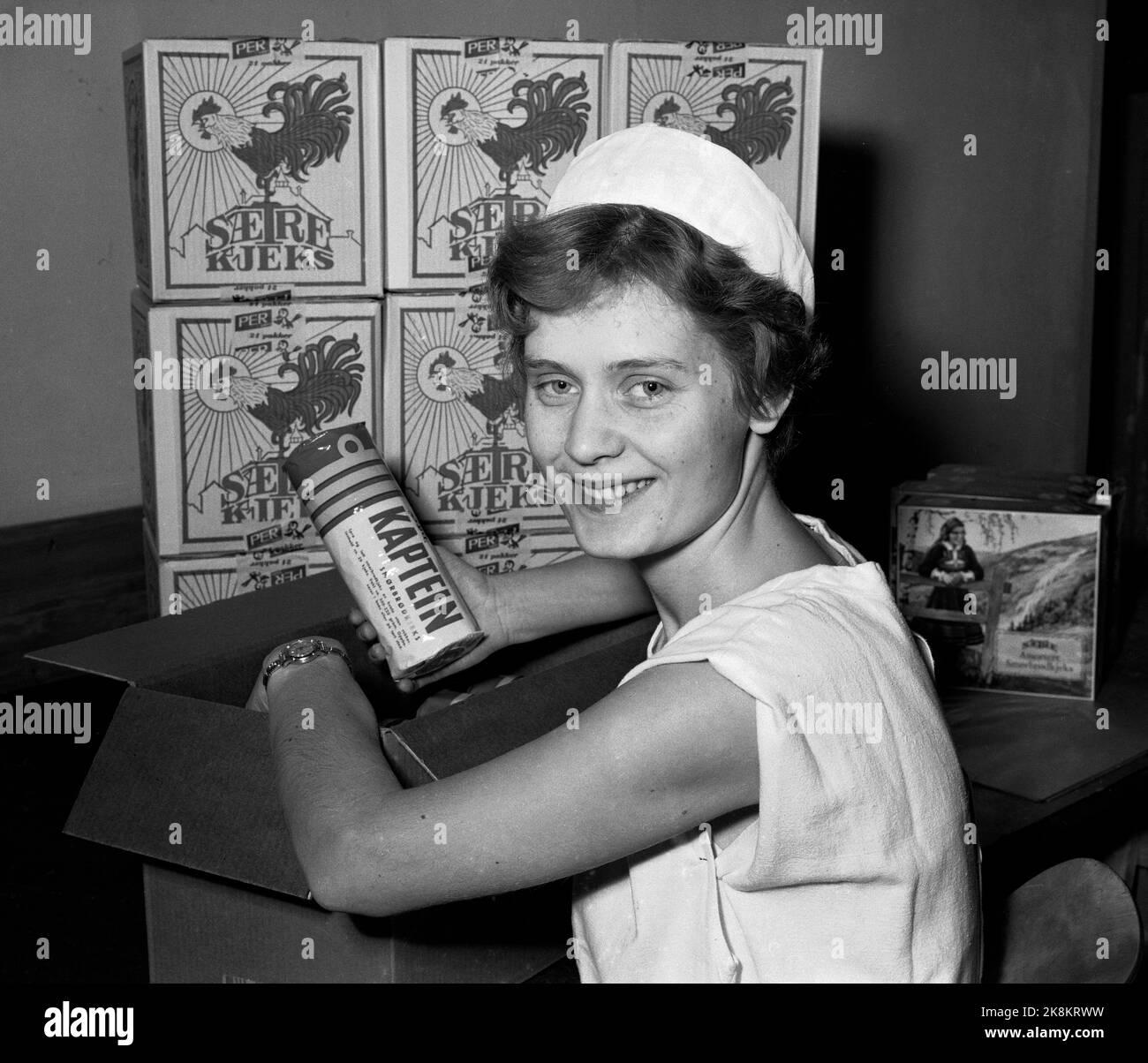 Oslo 19600107 Interior from Sætre Kjeksfabrikk. Here from the packaging ...